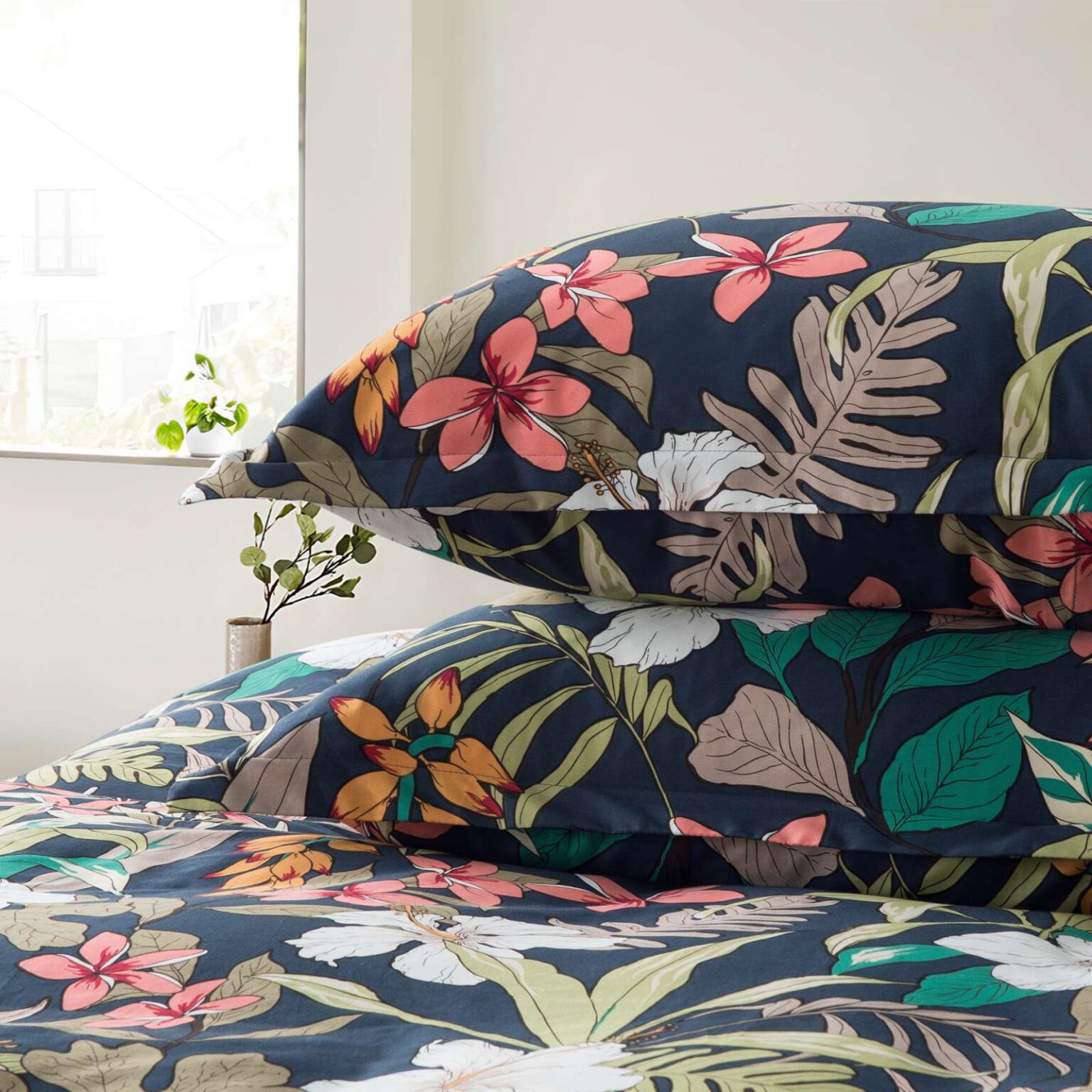 Botanical Bloom Hawaiian Flowers Tropical Rain Forest Print Bedding ...